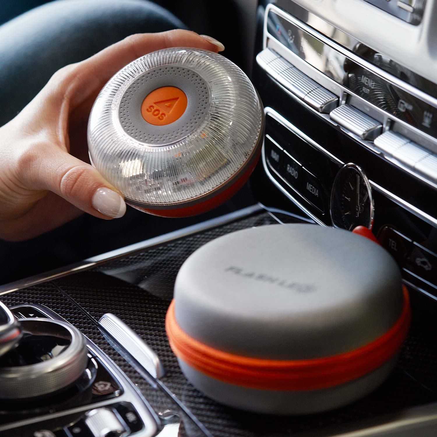 Nuevas normas de la DGT en 2026: la baliza V16 conectada y otros cambi ...